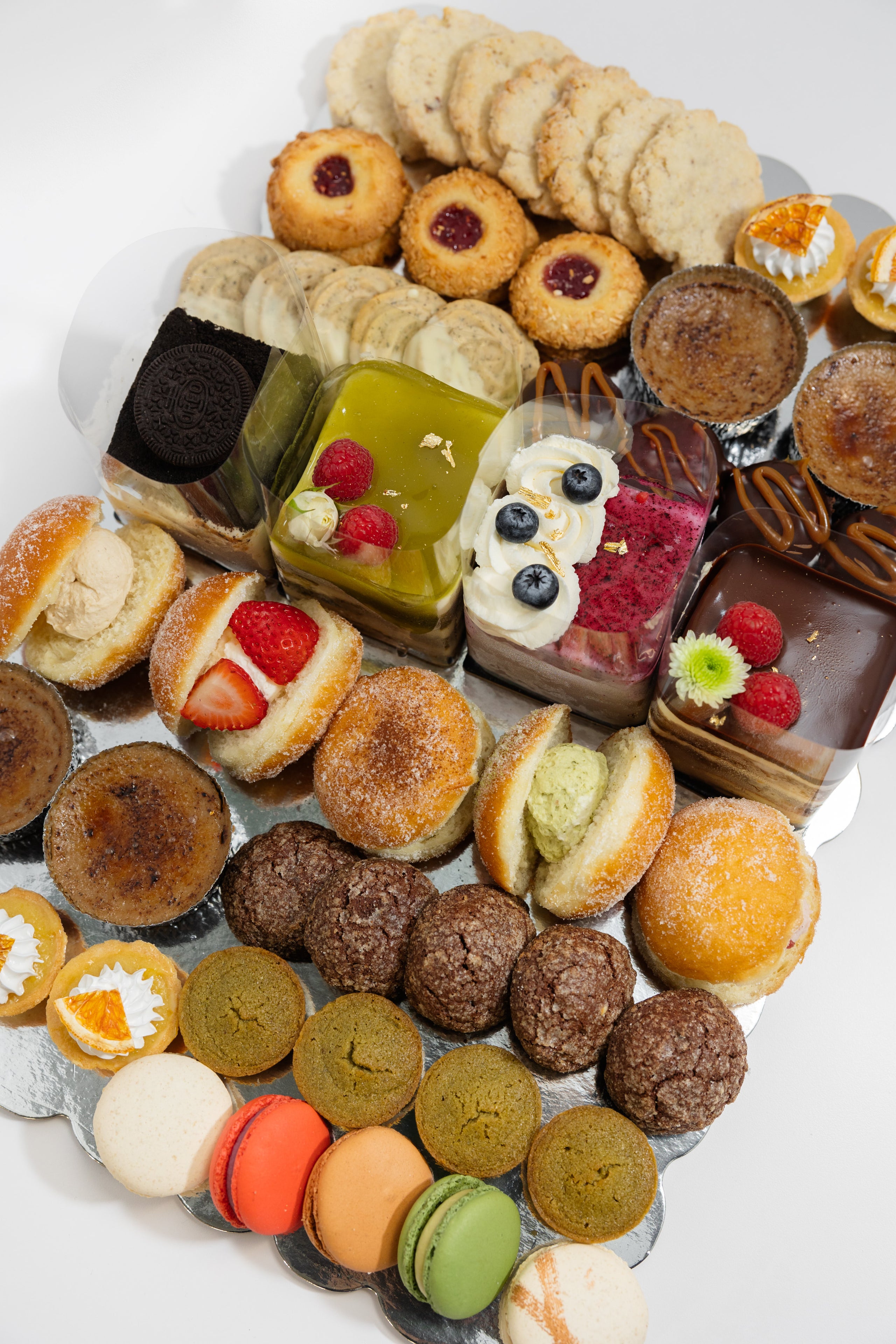 Premium Dessert Platter | Unni Pastries Ltd.